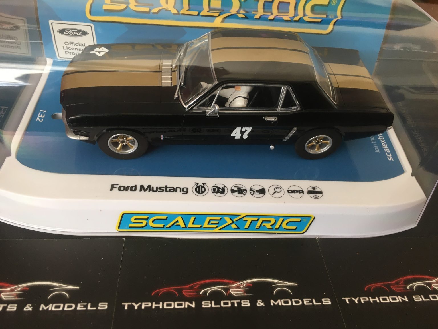 C4405 Ford Mustang - Black / Gold - C4405 - Scalextric Car C4405 ...